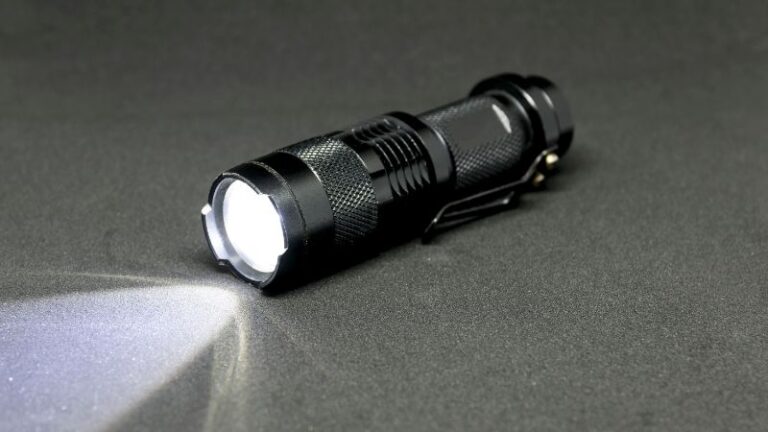 16 Different Types of Flashlights - Guide to Your Lighting Solution